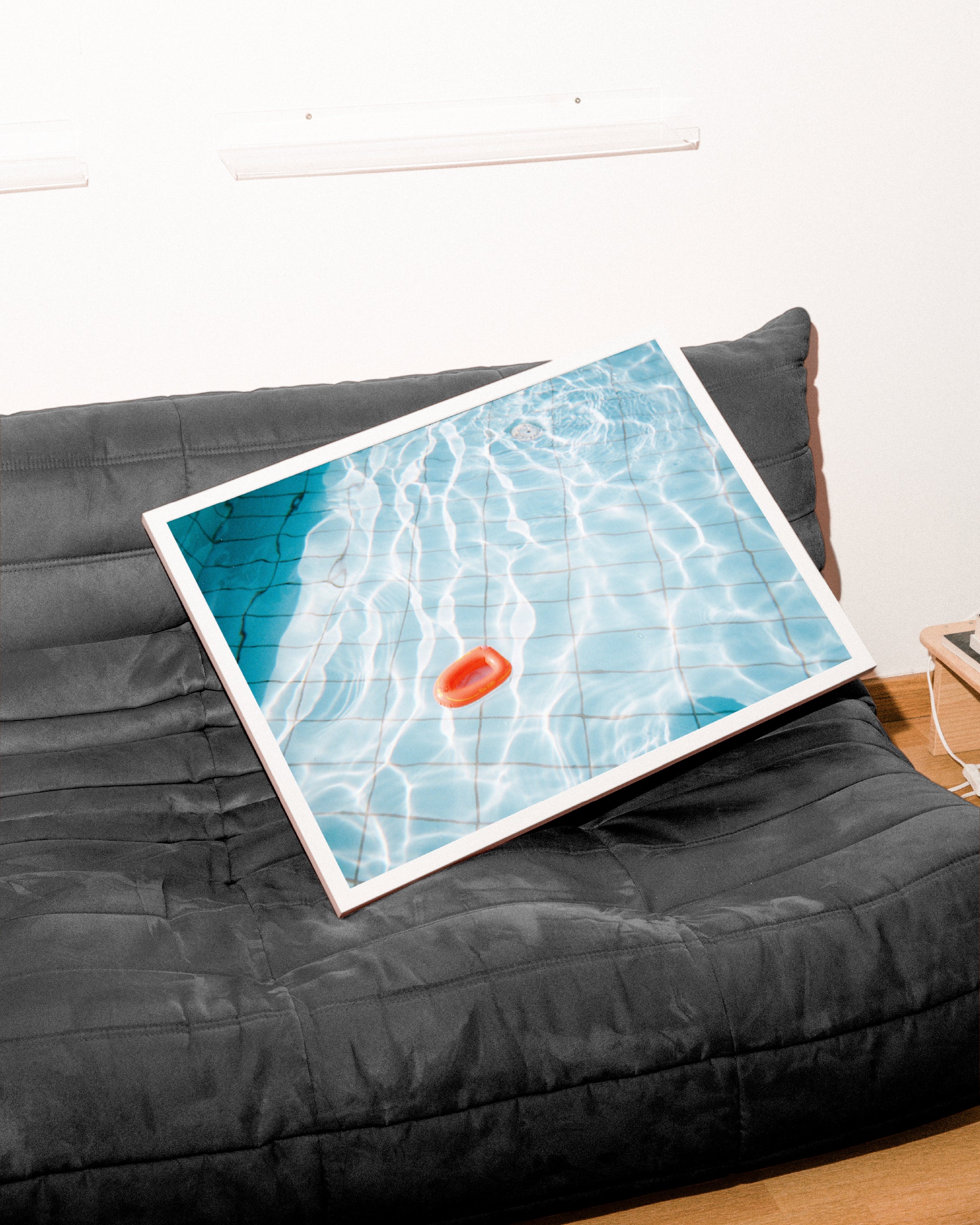 Orange plastbåt Print – Cay Collective