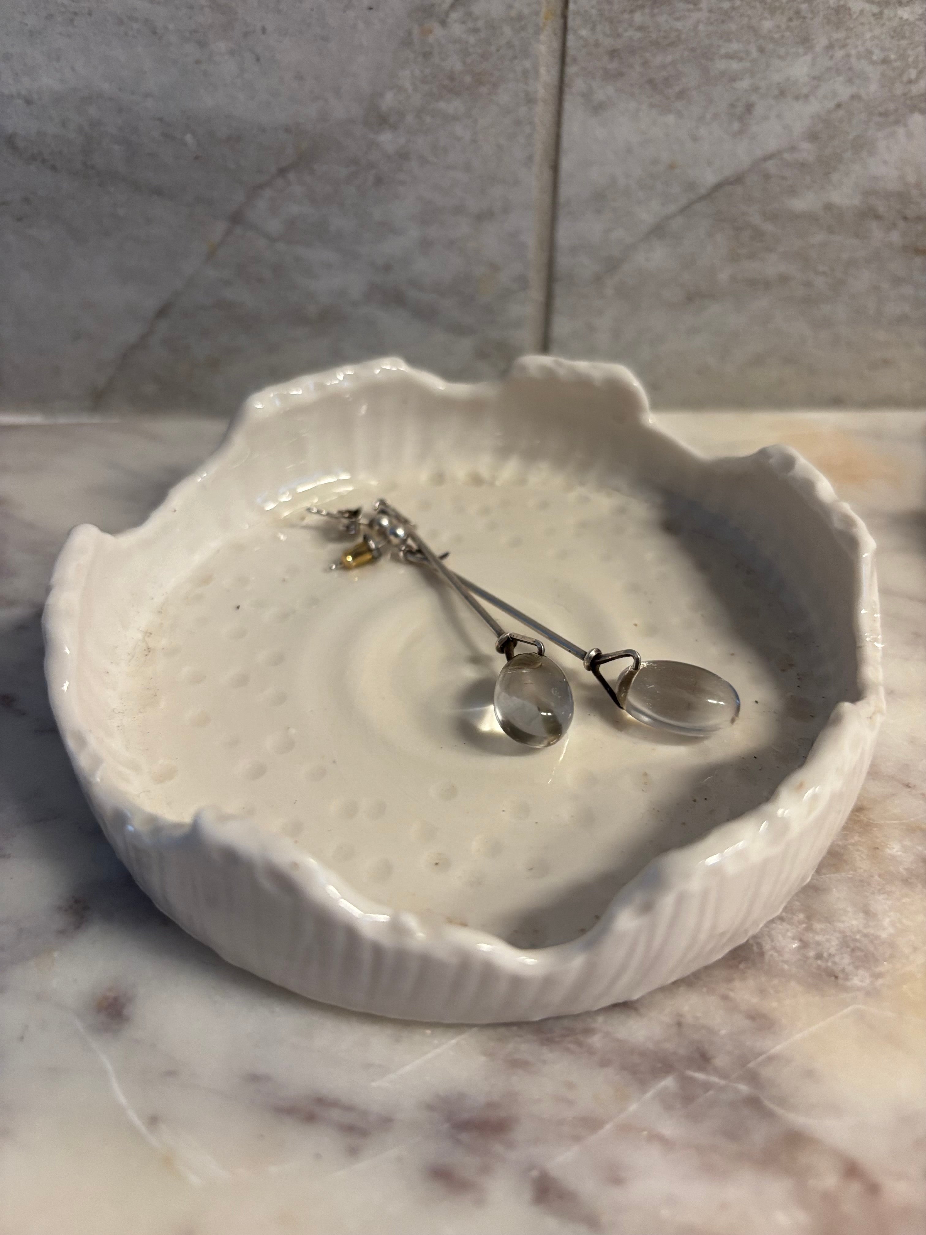 Plate for nibbles & small things – Cay Collective